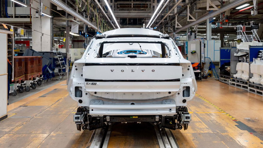 La première EX30 sort des chaînes de Gand : commen... | Gocar.be