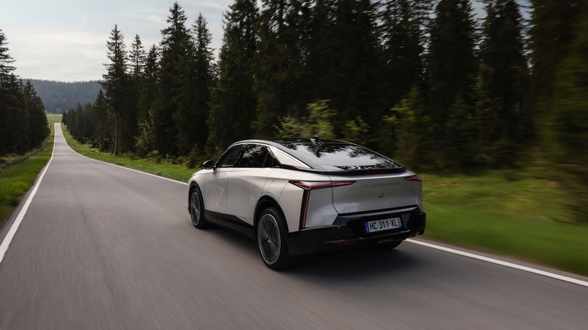 ESSAI DS N°8 2025 : avec des batteries « made in F... | Gocar.be